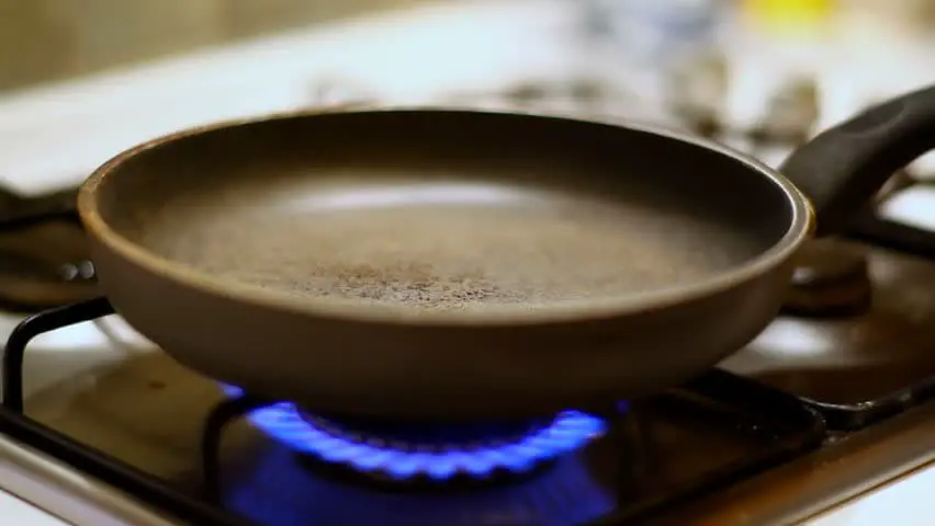 How To Tell When Olive Oil Is Hot - Multiple Methods
